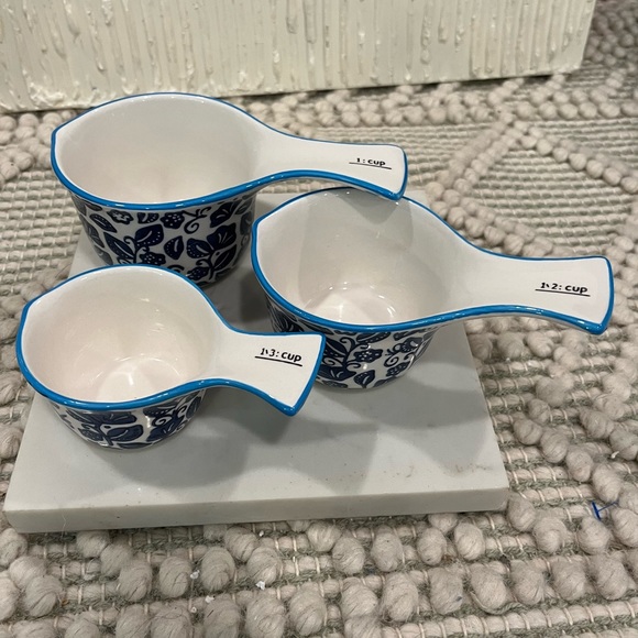 Kitchen | Set Of 3 Ceramic Floral Measuring Cups | Poshmark